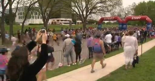 8,000 runners participate in Zoo Run at Fort Worth Zoo - CBS Texas
