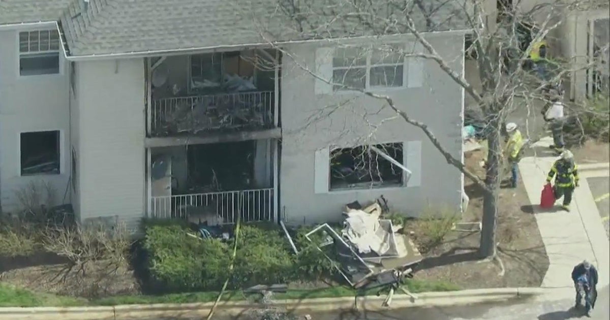 Suburban Chicago apartment fire under investigation - CBS Chicago