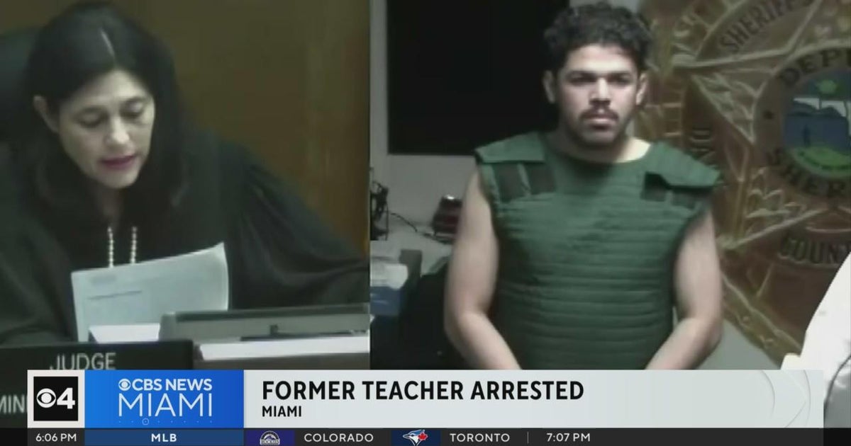 Miami Senior High teacher accused of sending inappropriate messages to ...