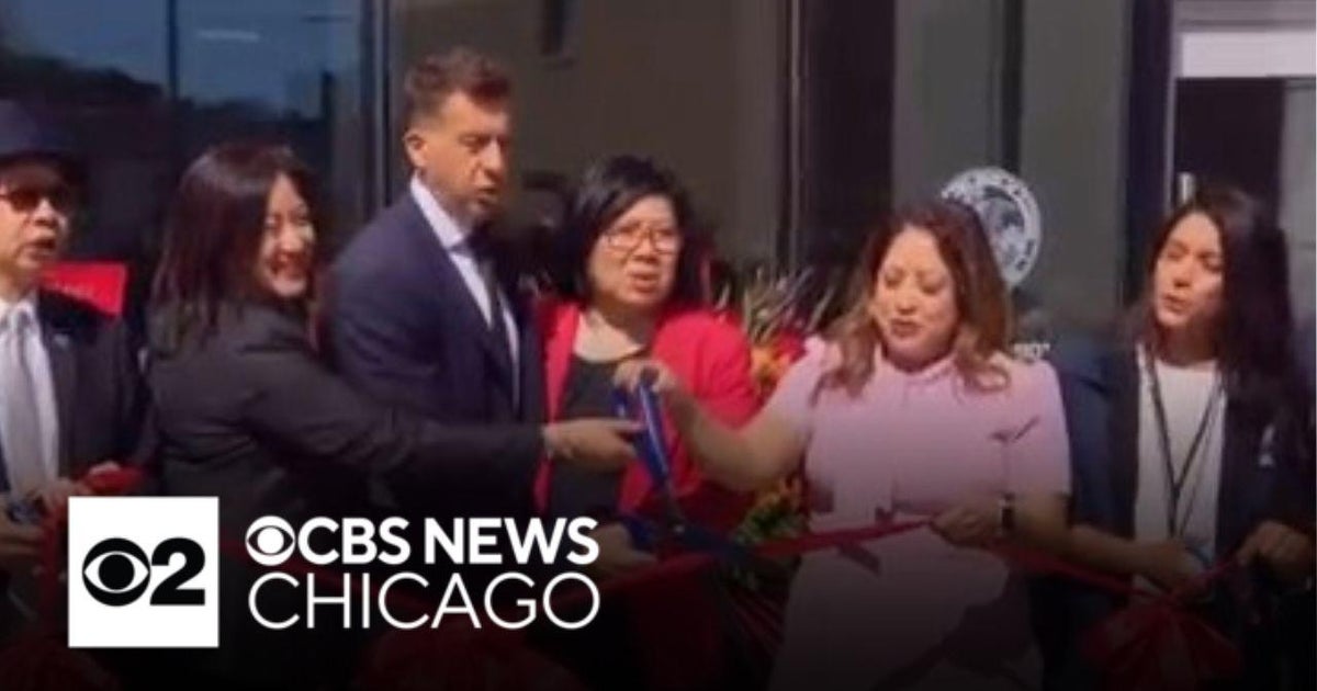 First-ever Express DMV opens in Chinatown - CBS Chicago