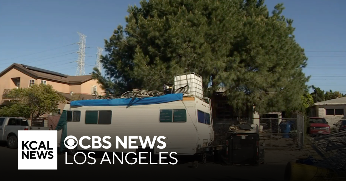 Arleta neighbors outraged as trash and debris grows at squatter ...