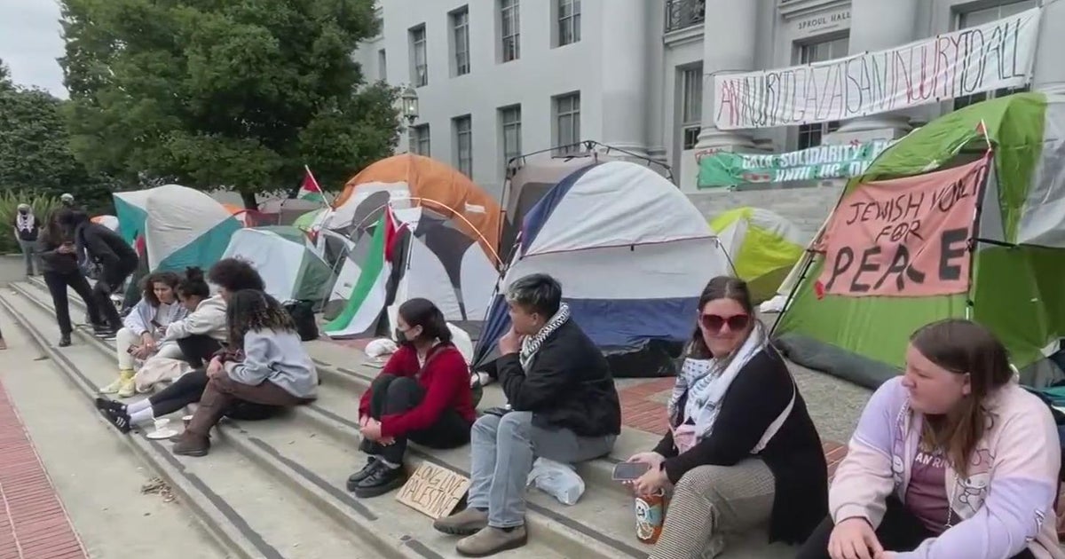 Pro-Palestinian protesters settle in for long haul at UC Berkeley ...