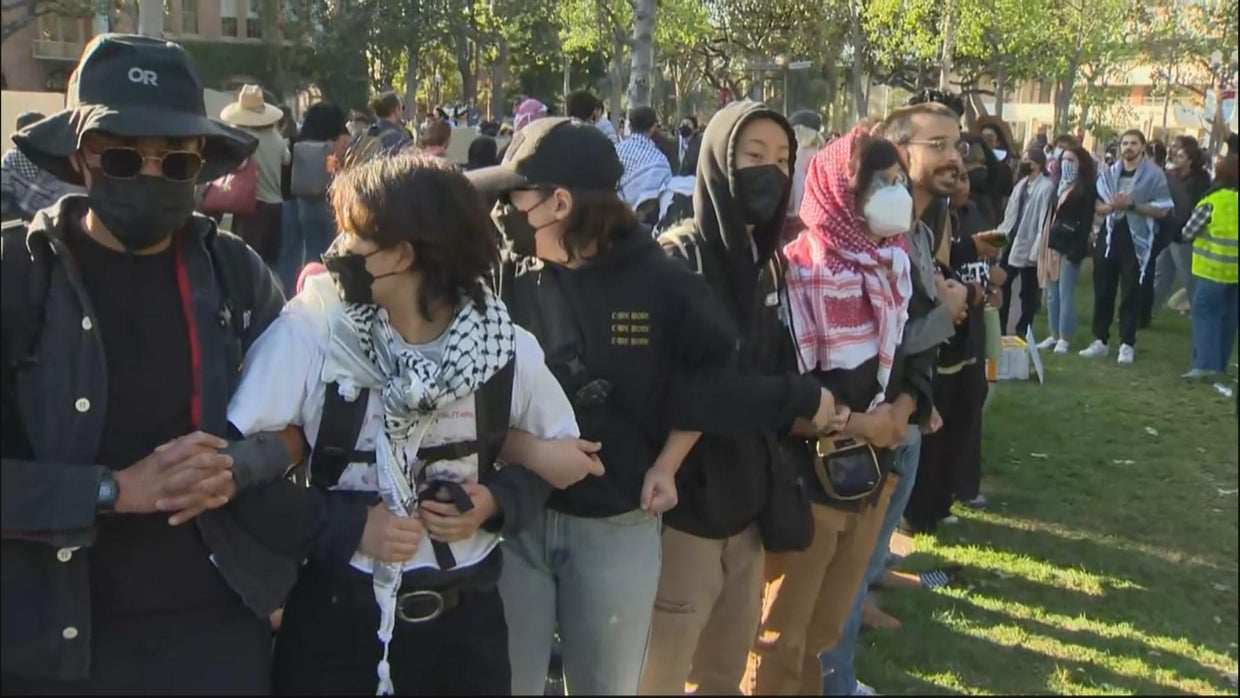 USC closes its campus as LAPD arrests at least 93 pro-Palestinian ...