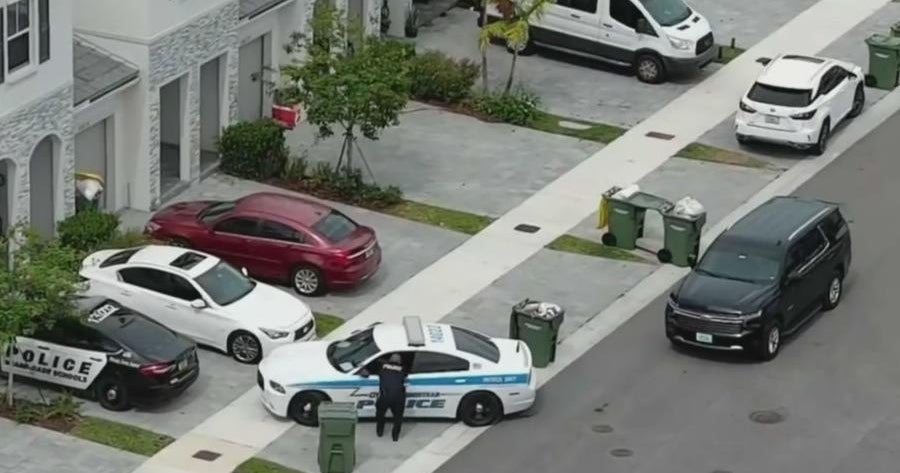 Homestead 3-year-old injured in shooting - CBS Miami