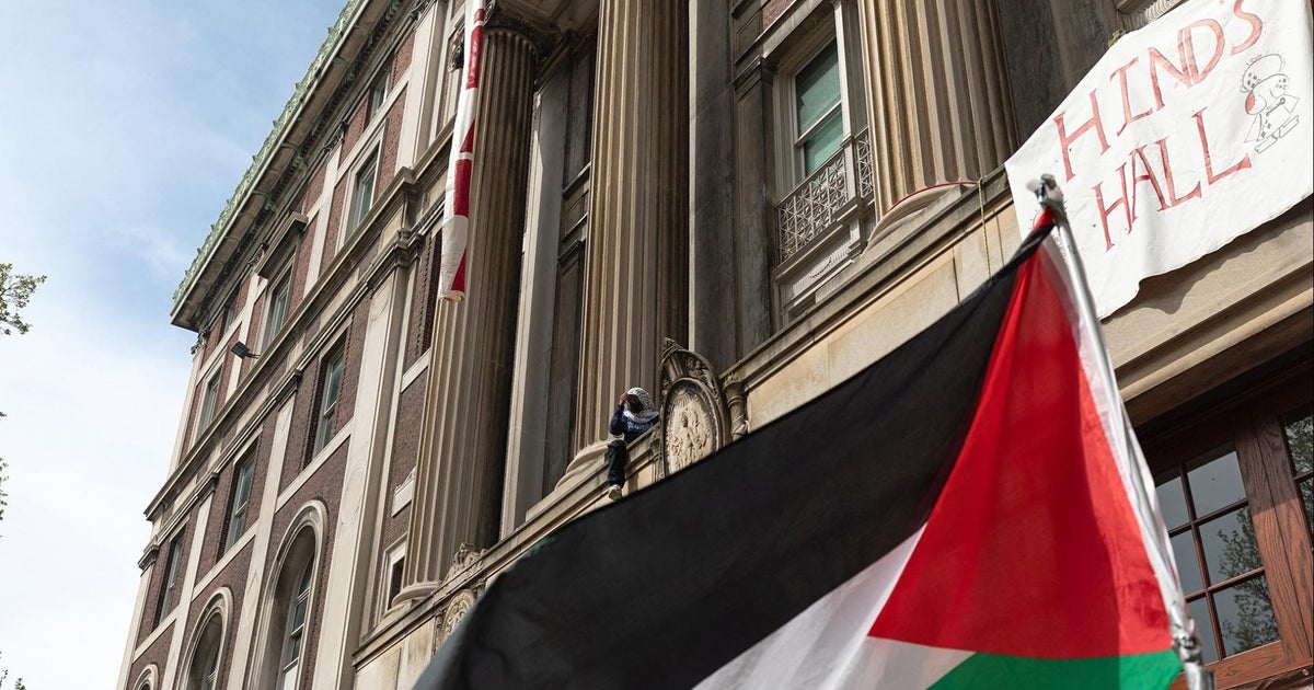 Columbia threatens to expel students occupying Hamilton Hall - CBS News