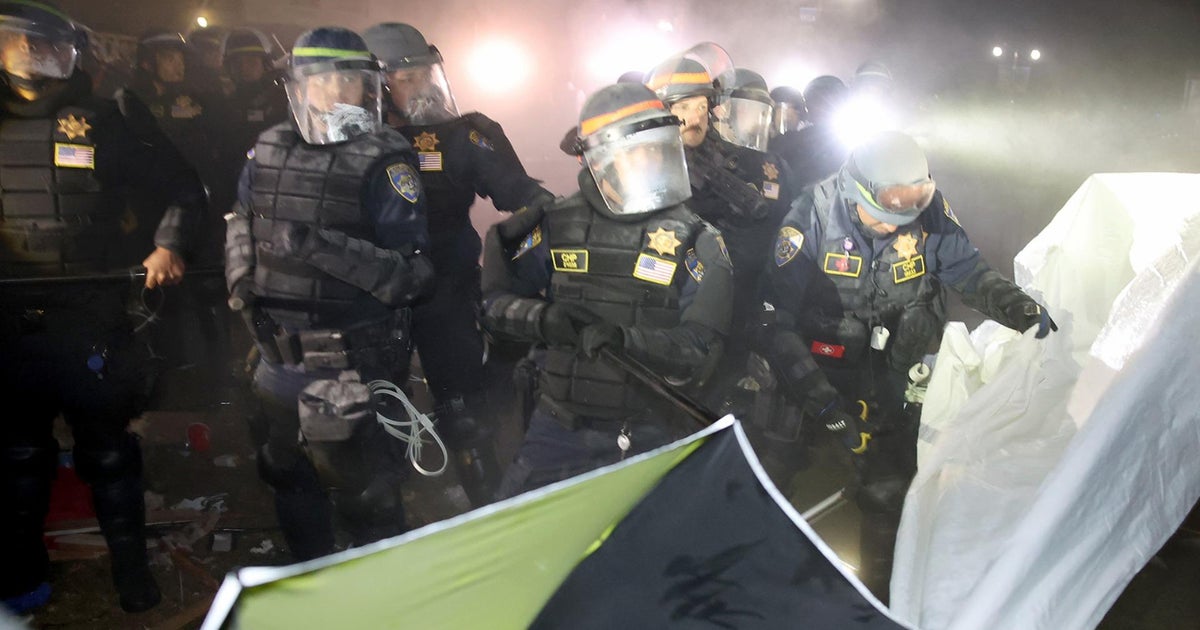 Police enter pro-Palestinian encampment at UCLA, arrest protesters ...
