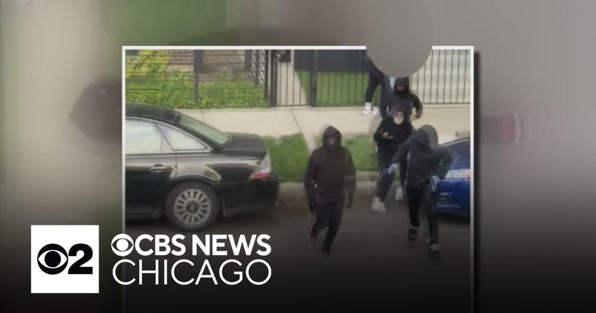 Robbery victims forced to log into banking apps at gunpoint in Chicago ...