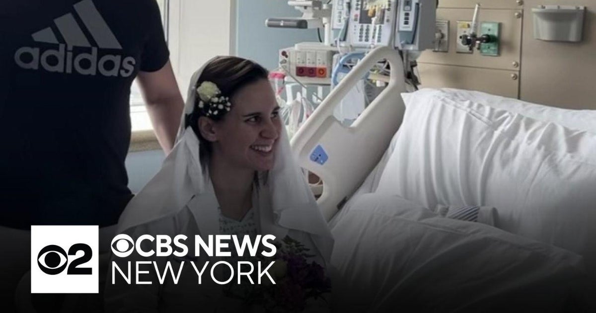 Long Island family marks 1 year since ICU wedding, heart surgery - CBS New York