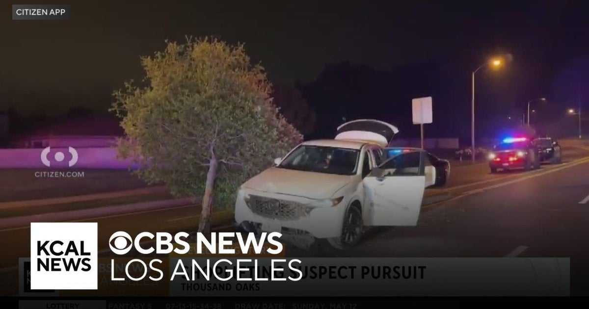 Shoplifting suspect pursuit ends in Thousand Oaks - CBS Los Angeles