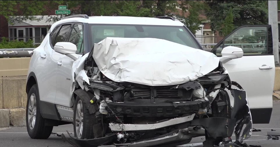 Crash after Detroit police chase leaves 6 hurt, Goff signs contract ...