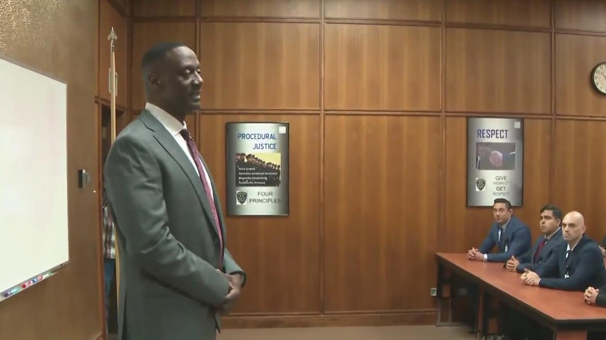 Oaklanders weigh in as new police chief Floyd Mitchell takes over - CBS ...