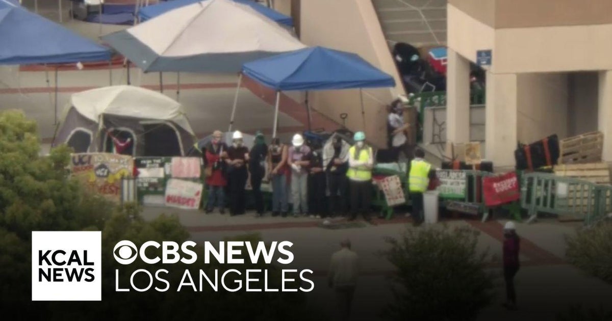 Police respond to UCI encampment protest - CBS Los Angeles
