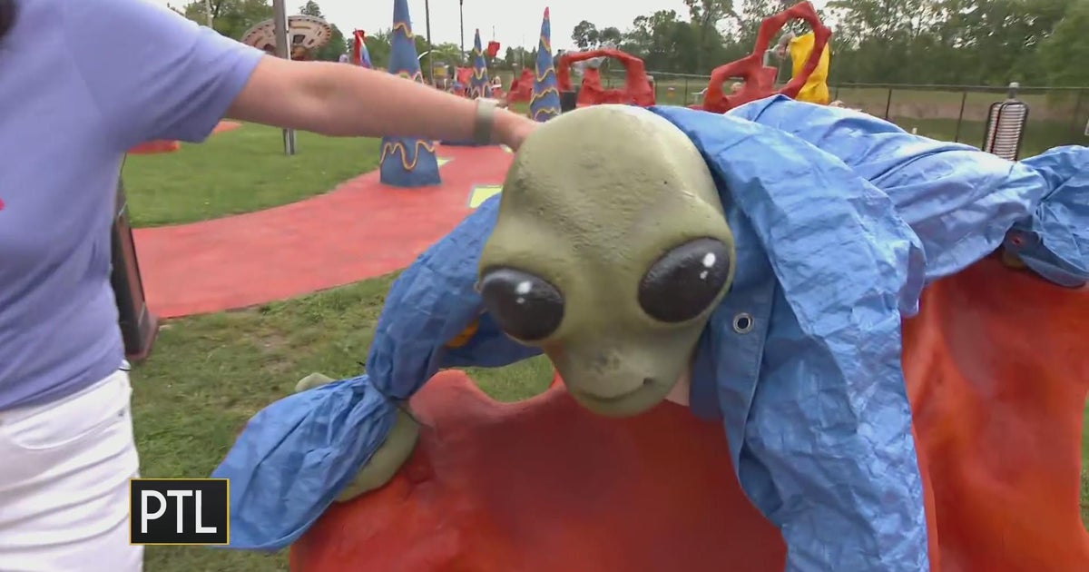 Out of this world new attraction at Mars-Bethel Golf - CBS Pittsburgh