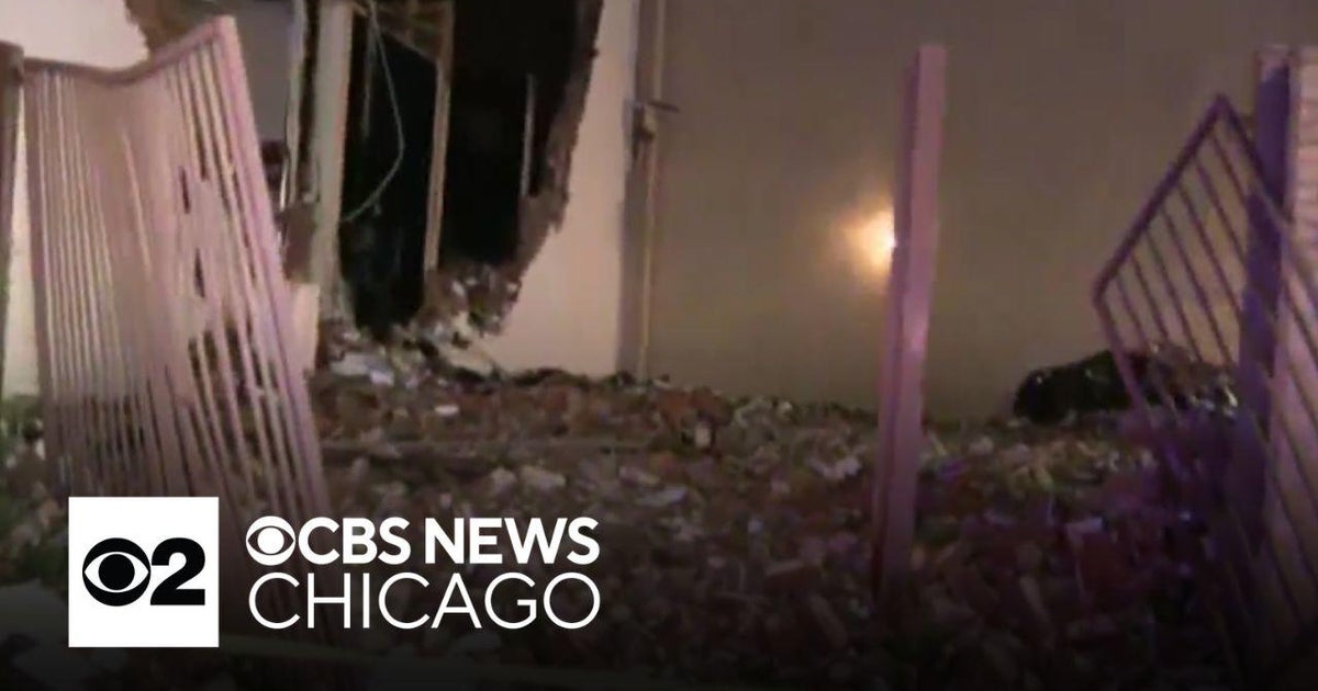 4 deaths connected to severe storms in Houston - CBS Chicago