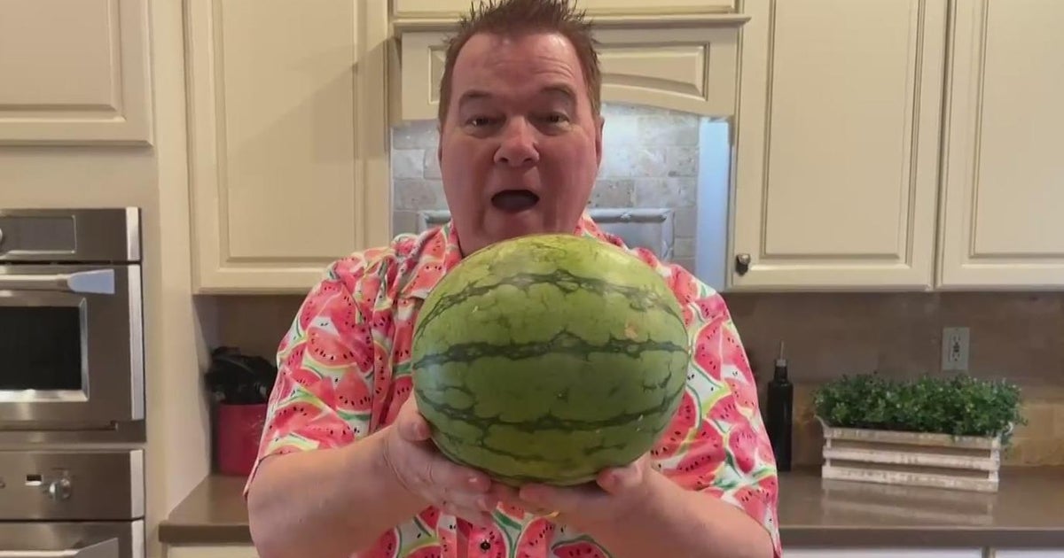 How to pick the right personal watermelon | Lunch Break with Michael ...