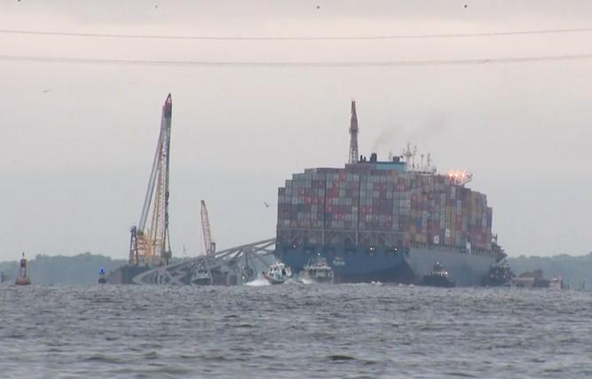 SLIDESHOW: Up-close photos of damage to Dali as ship leaves Key Bridge ...