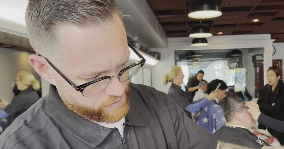 Metro Detroit barber cuts hair and sheds pounds - CBS Detroit
