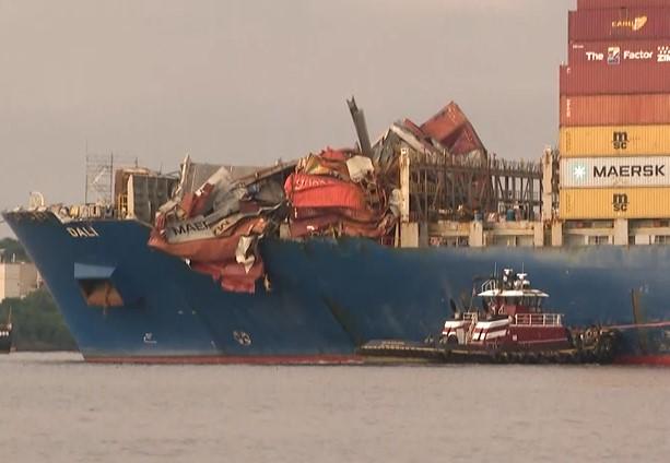 SLIDESHOW: Up-close photos of damage to Dali as ship leaves Key Bridge ...