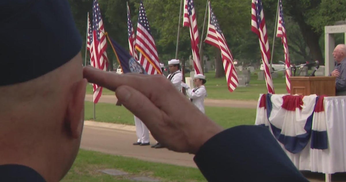 Dallas Fort Worth National Cemetery, Mount Olivet Cemetery honor heroes ...