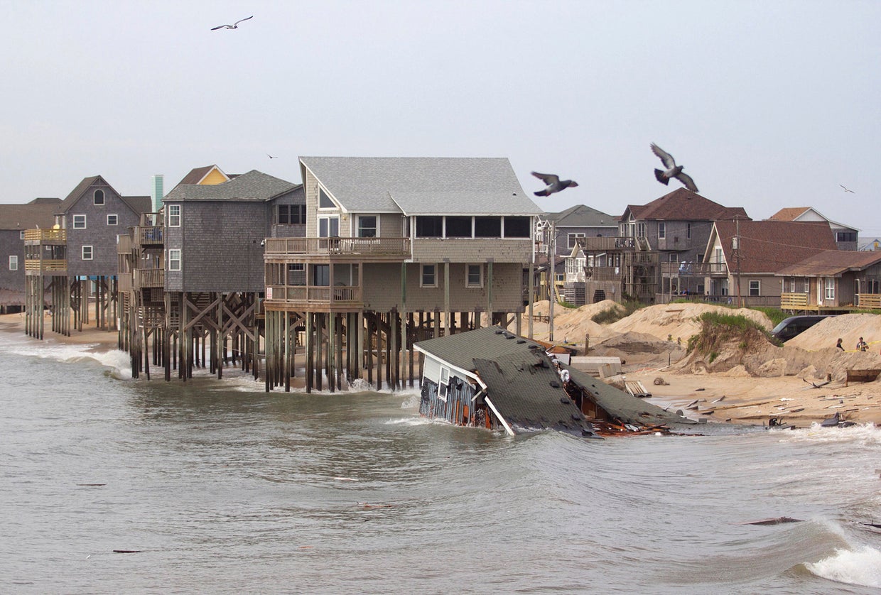 6th house in 4 years collapses into Atlantic Ocean along North Carolina's Outer Banks - CNC News
