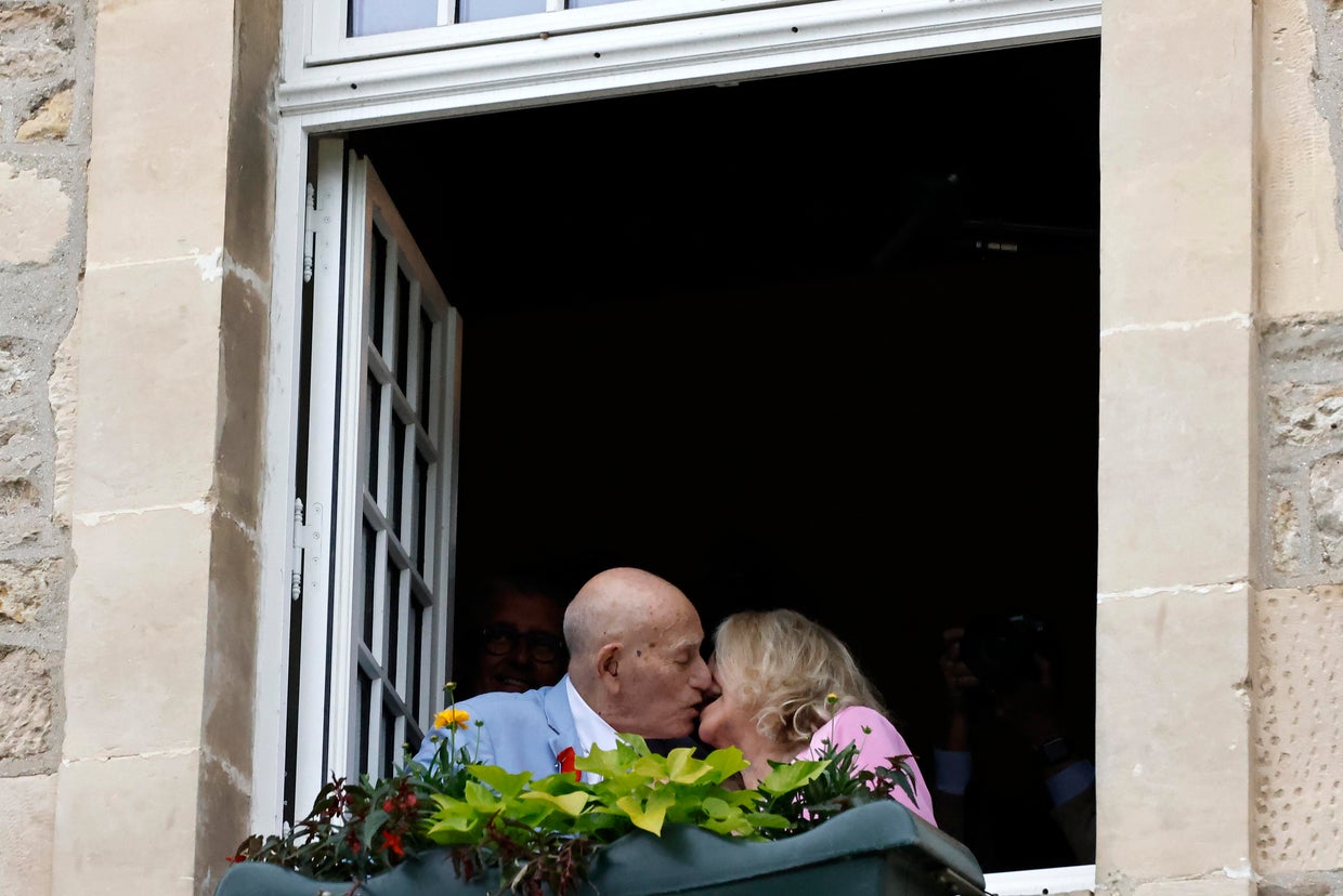 World War II veteran weds near Normandy's D-Day beaches. He's 100 and ...