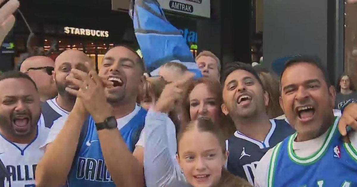 Mavs fans bring the energy to Boston for Game 2 - CBS Texas