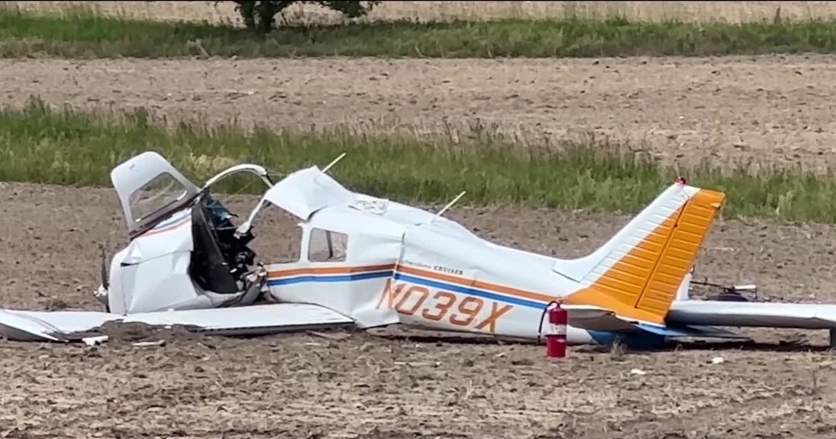 Flight instructor dead, student hurt after small plane crash in ...