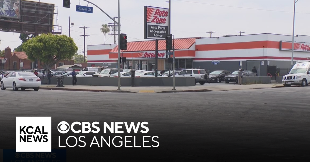 Crowd caught on camera as they loot South LA AutoZone overnight - CBS ...