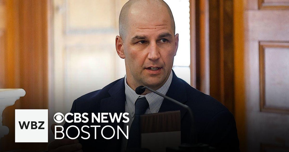 Trooper Michael Proctor cross-examined in Karen Read murder trial - CBS ...