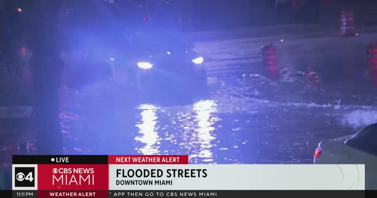 Streets flooded in downtown Miami - CBS Miami
