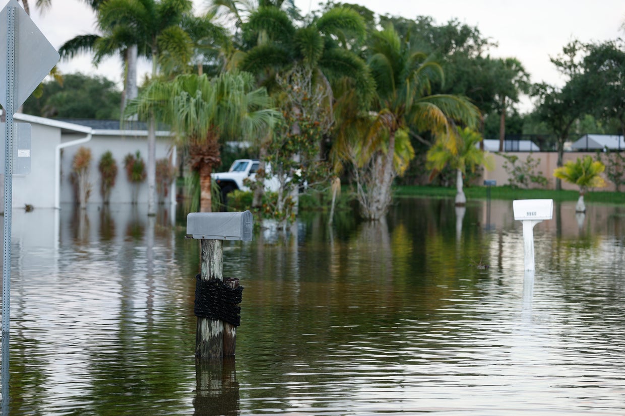 Maps and photos show massive rainfall in Florida as flooded communities ...
