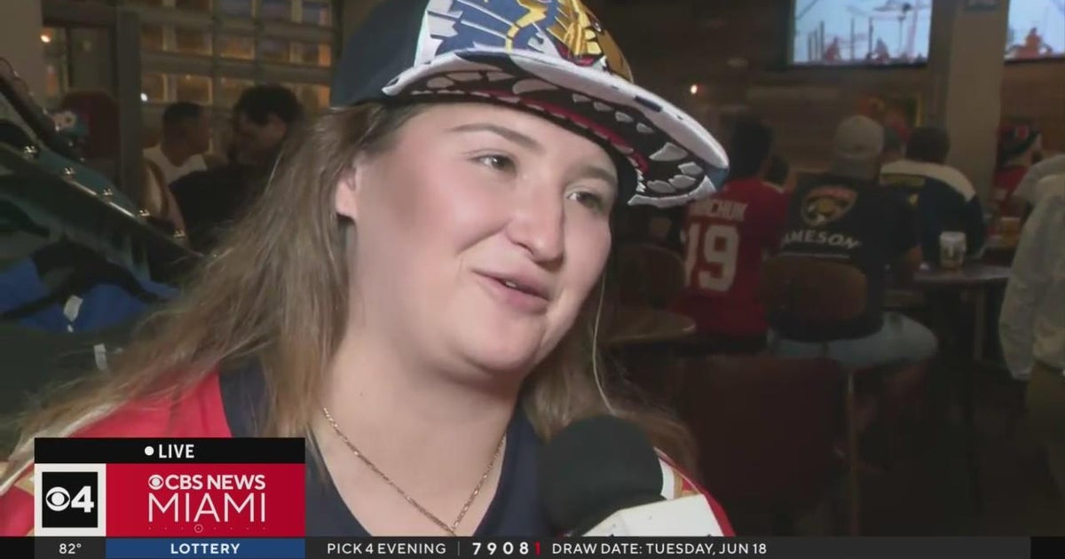 Panthers fans in Oakland Park remain hopeful - CBS Miami