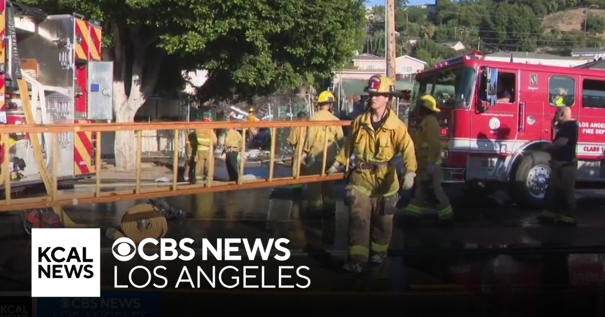 Firefighters brave sweltering heat to fight fires - CBS Los Angeles