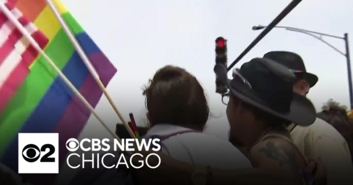 Chicago Pride Parade steps off on Sunday - CBS Chicago