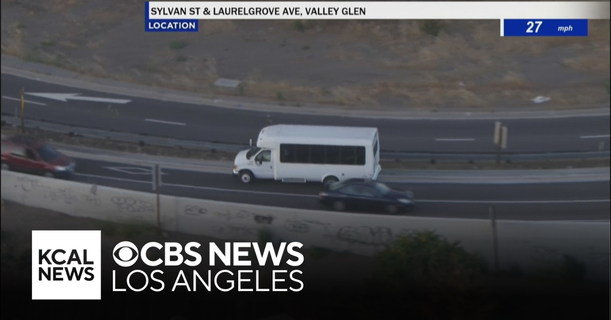 Suspect carjacks Children's Hospital bus and leads LAPD on pursuit ...