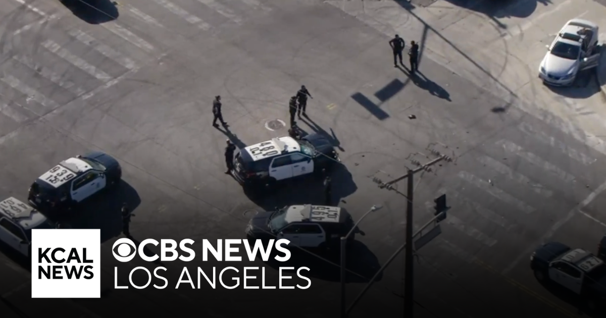Willowbrook intersection closed after crash involving LAPD cruiser - CBS Los Angeles