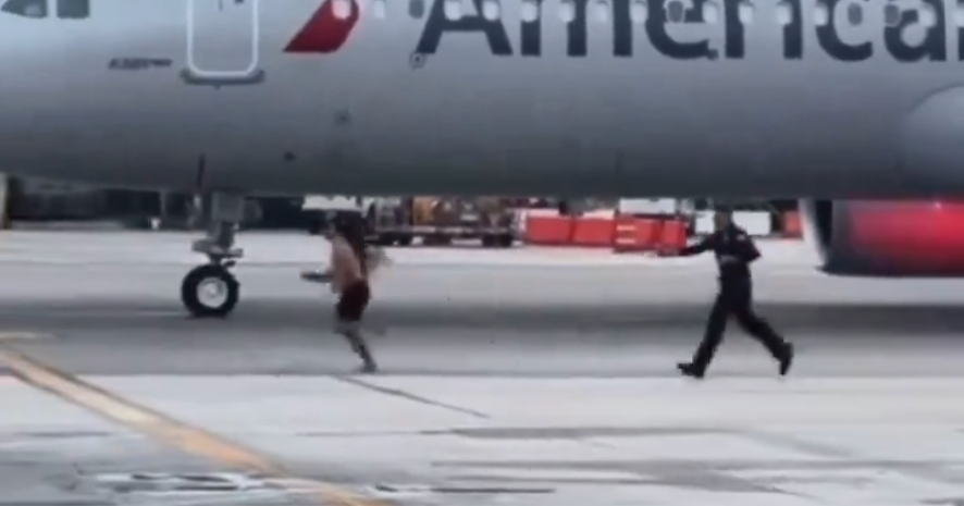 Shirtless man arrested after running onto tarmac at LAX - CBS Los Angeles