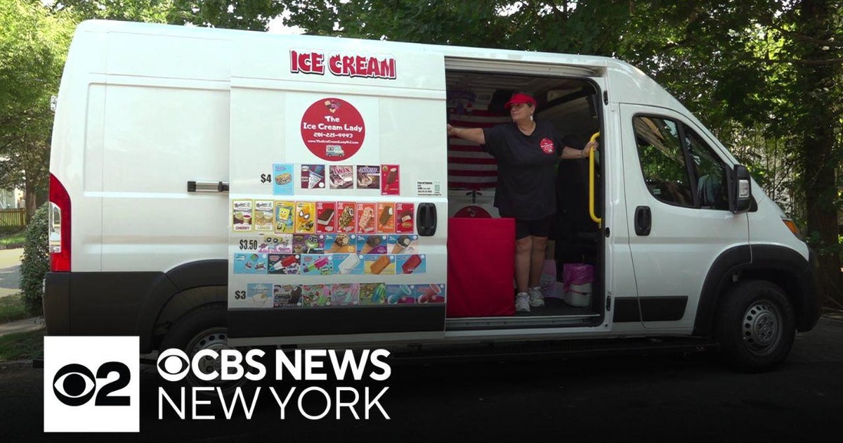 Community helps Ice Cream Lady raise money after truck fire - CBS New York
