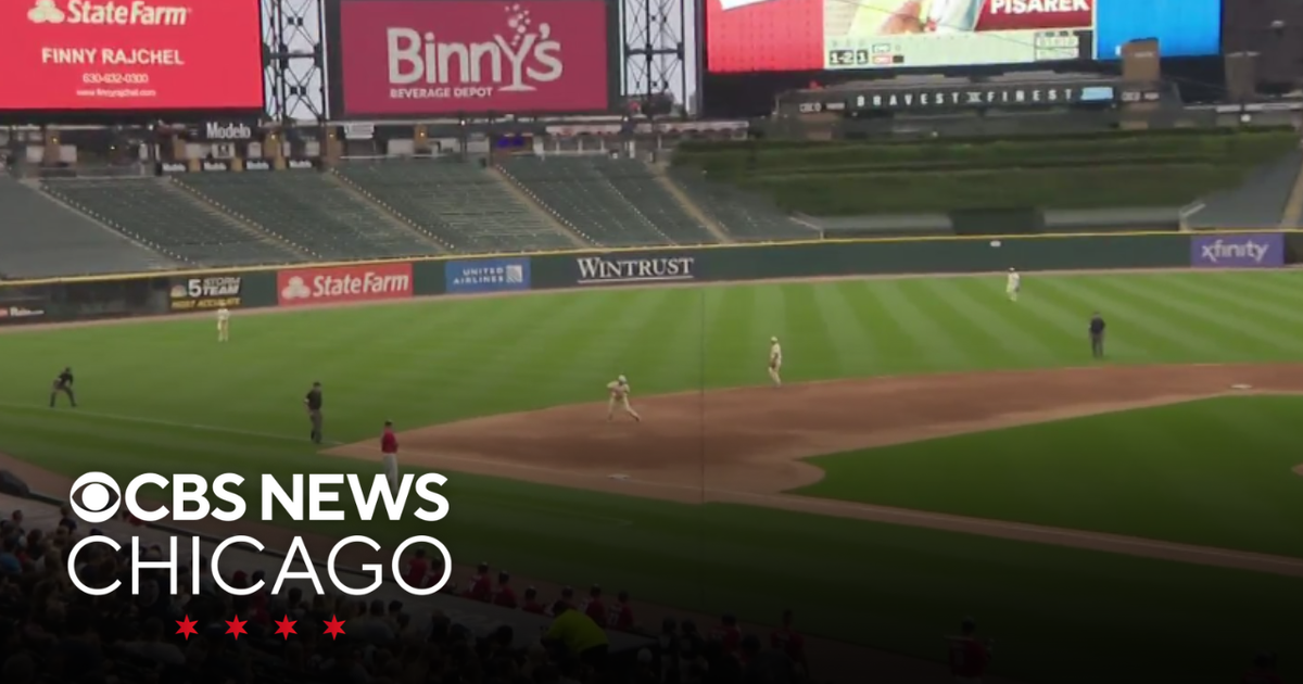 Chicago Police vs. Fire Department charity baseball game held at ...