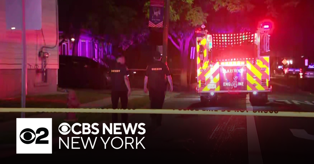 Rahway police officer recovering after shooting - CBS New York