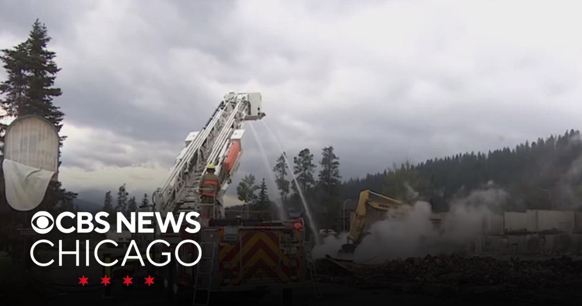 Thousands evacuate due to wildfires in Jasper, Alberta, Canada - CBS ...