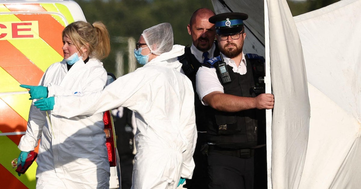Children stabbed at U.K. kids event - CBS News