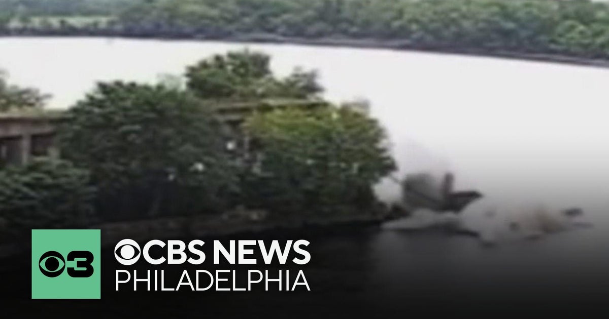 Portion of Graffiti Pier in Philadelphia collapses into Delaware River ...