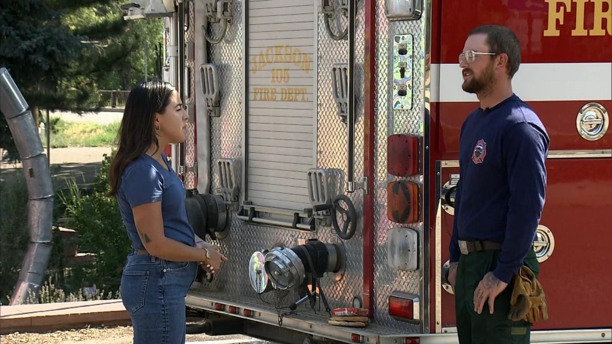 Lyons community rallies behind firefighters, victims in Stone Canyon Fire - CBS Colorado