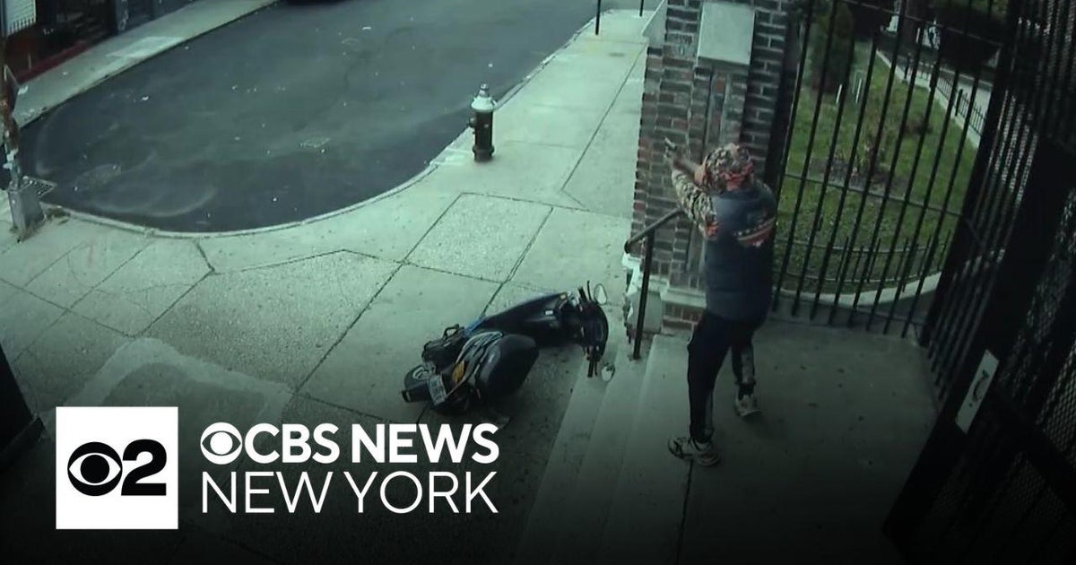 Authorities announce takedown of 2 Bronx gangs - CBS New York