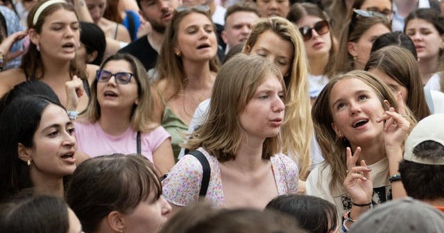 Taylor Swift fans in Vienna after terror plot ruins concert plans - CBS ...