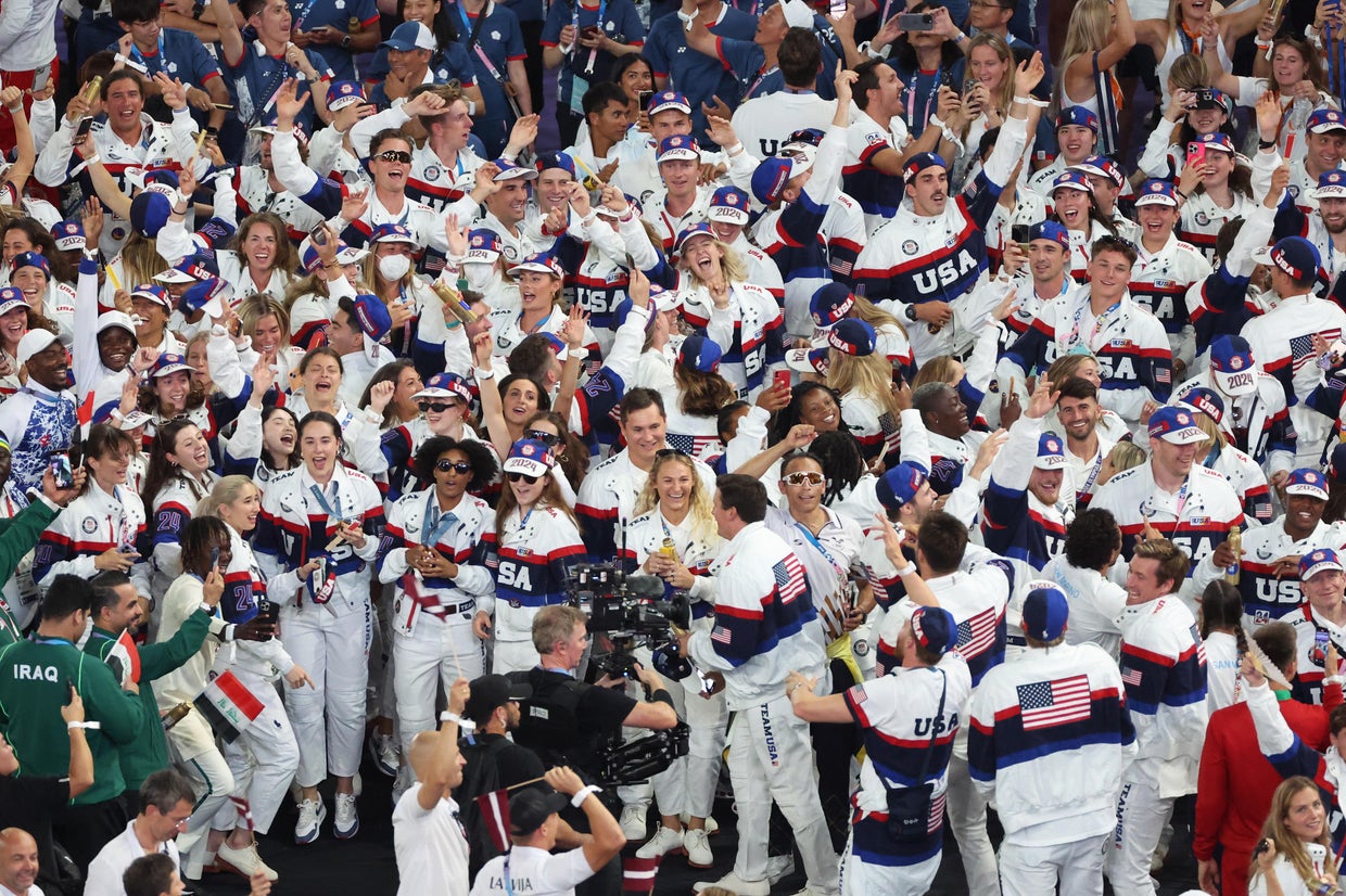 The best photos from the 2024 Olympics closing ceremony - CBS News