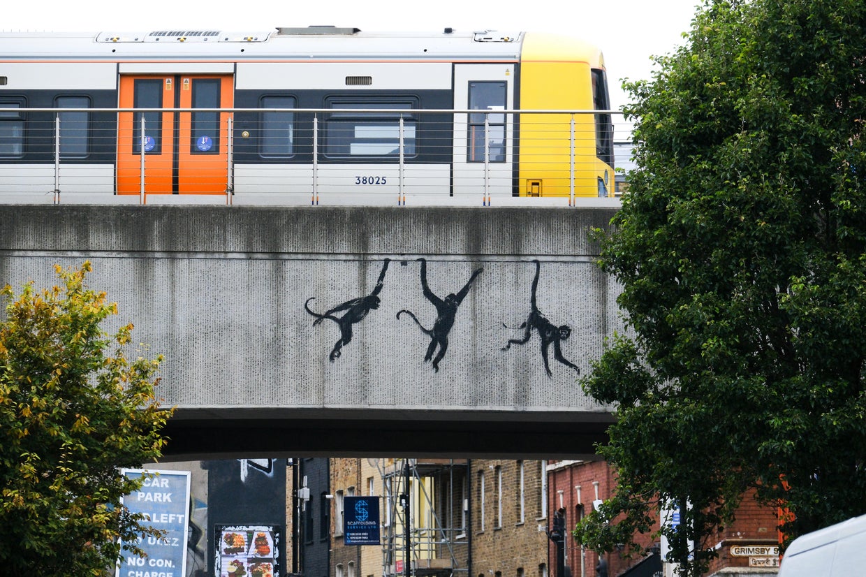 7 new Banksy artworks appear in London - CBS News