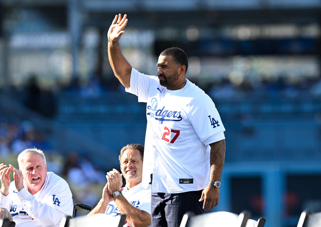 Matt Kemp retires with the Dodgers after signing one-day deal - CBS Los ...