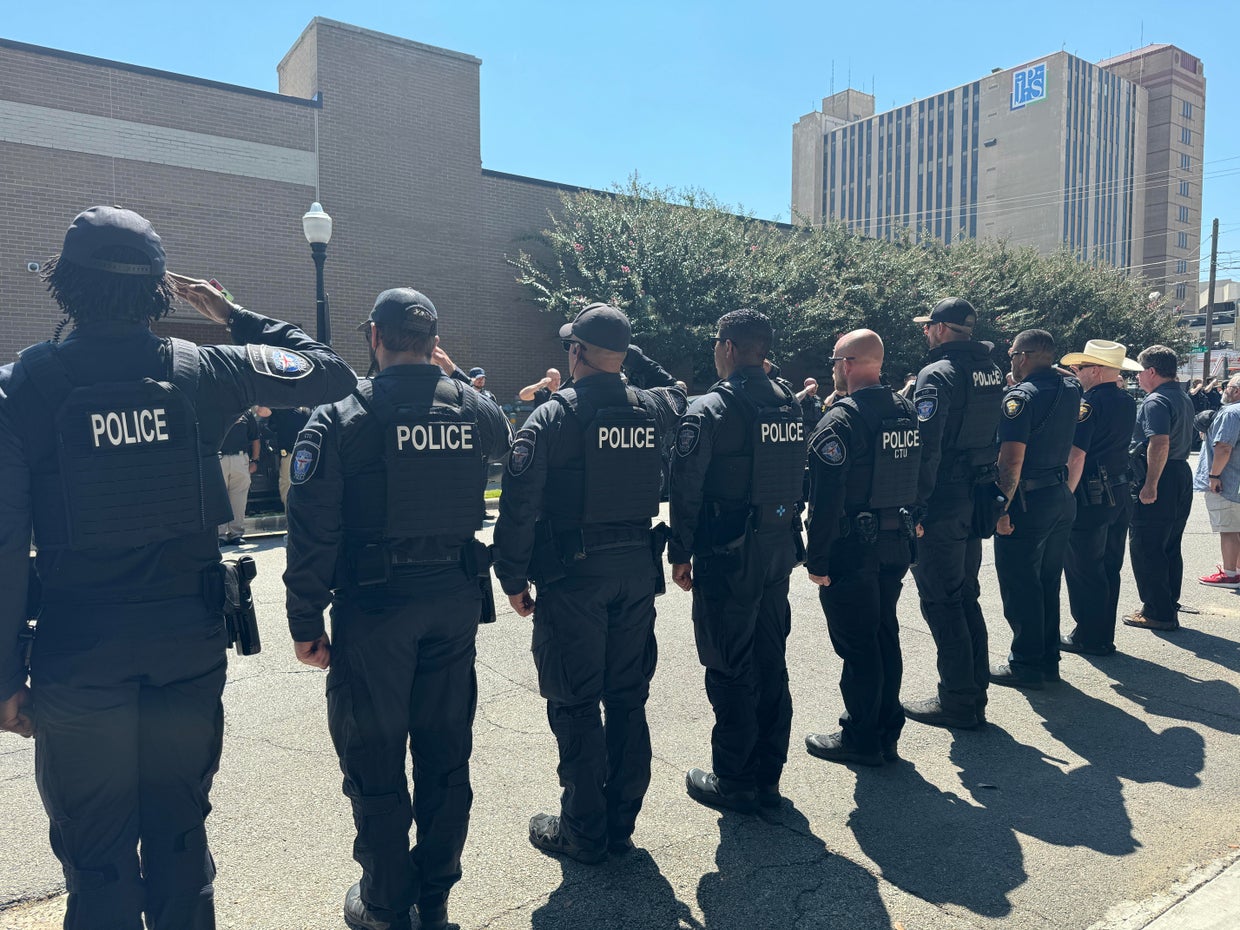 Fort Worth police honor Sgt. Billy Randolph, killed while working crash ...